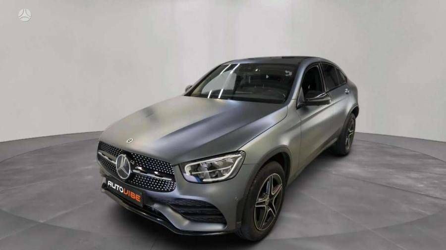 Серый Мерседес GLC 300 2022 в Вильнюс, объемом двигателя 2.00 л и пробегом 122 тыс. км за 40888 €, фото 1 на AUTOMOTO.COM.LV