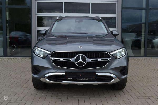 Grey Mercedes-Benz GLC 300 2023 in Vilnius, with an engine capacity of 2.00 L and mileage of 127 thousand km for 42000 €, photo 7 on AUTOMOTO.COM.LV