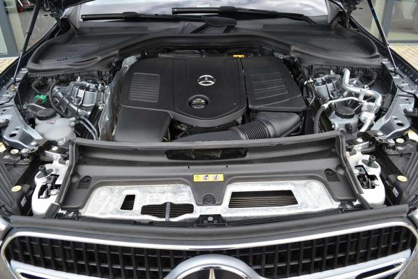Grey Mercedes-Benz GLC 300 2023 in Vilnius, with an engine capacity of 2.00 L and mileage of 127 thousand km for 42000 €, photo 9 on AUTOMOTO.COM.LV