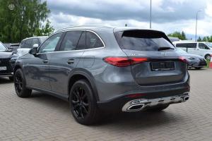Серый Мерседес GLC 300 2023 в Вильнюс, объемом двигателя 2.00 л и пробегом 127 тыс. км за 42000 €, фото 12 на AUTOMOTO.COM.LV