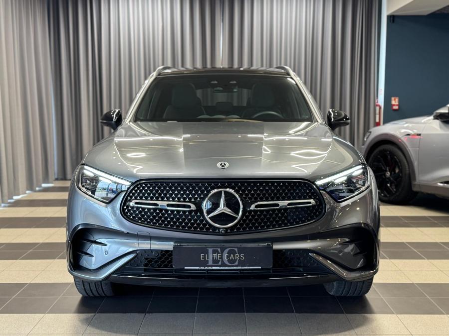 Pelēks Mercedes-Benz GLC 300 2023 Rīga, ar dzinēja tilpumu 2.00 L un nobraukumu 63 tūkst. km par 52995 €, foto 3 vietnē AUTOMOTO.COM.LV