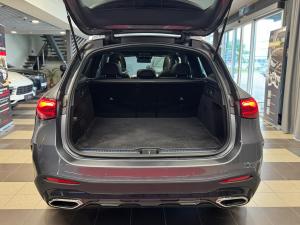 Pelēks Mercedes-Benz GLC 300 2023 Rīga, ar dzinēja tilpumu 2.00 L un nobraukumu 63 tūkst. km par 52995 €, foto 9 vietnē AUTOMOTO.COM.LV