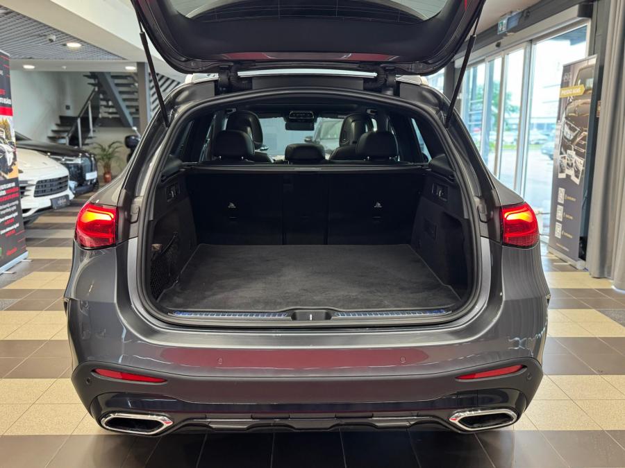 Pelēks Mercedes-Benz GLC 300 2023 Rīga, ar dzinēja tilpumu 2.00 L un nobraukumu 63 tūkst. km par 52995 €, foto 9 vietnē AUTOMOTO.COM.LV