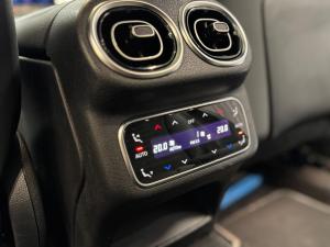 Pelēks Mercedes-Benz GLC 300 2023 Rīga, ar dzinēja tilpumu 2.00 L un nobraukumu 63 tūkst. km par 52995 €, foto 29 vietnē AUTOMOTO.COM.LV