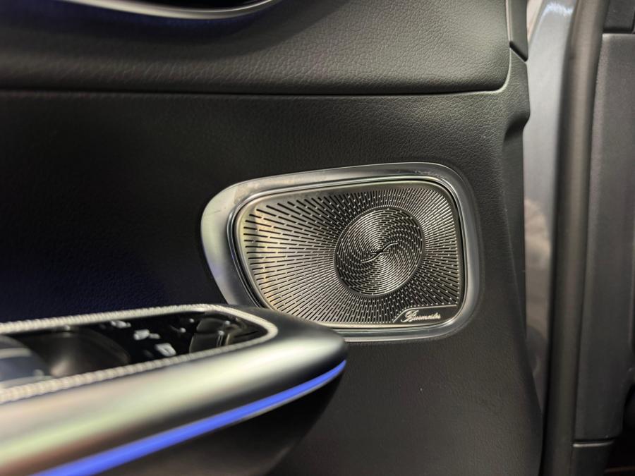 Pelēks Mercedes-Benz GLC 300 2023 Rīga, ar dzinēja tilpumu 2.00 L un nobraukumu 63 tūkst. km par 52995 €, foto 35 vietnē AUTOMOTO.COM.LV