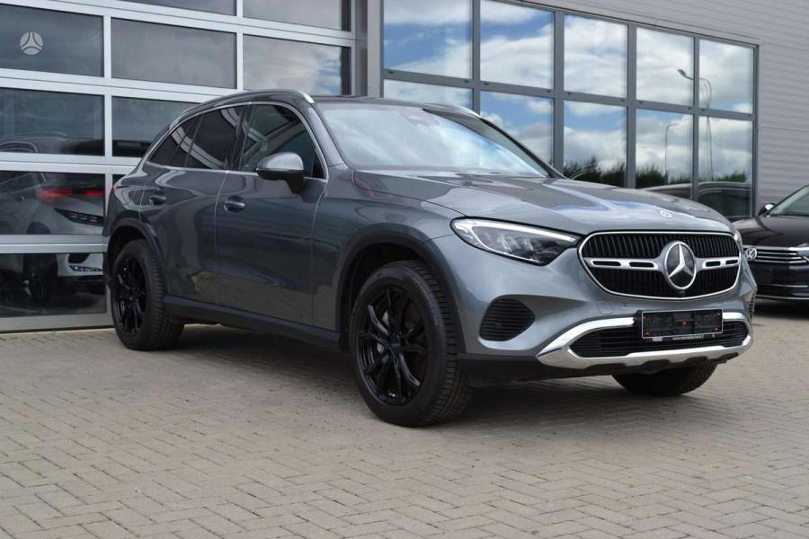 Серый Мерседес GLC 300 2023 в Вильнюс, объемом двигателя 2.00 л и пробегом 127 тыс. км за 43000 €, фото 5 на AUTOMOTO.COM.LV