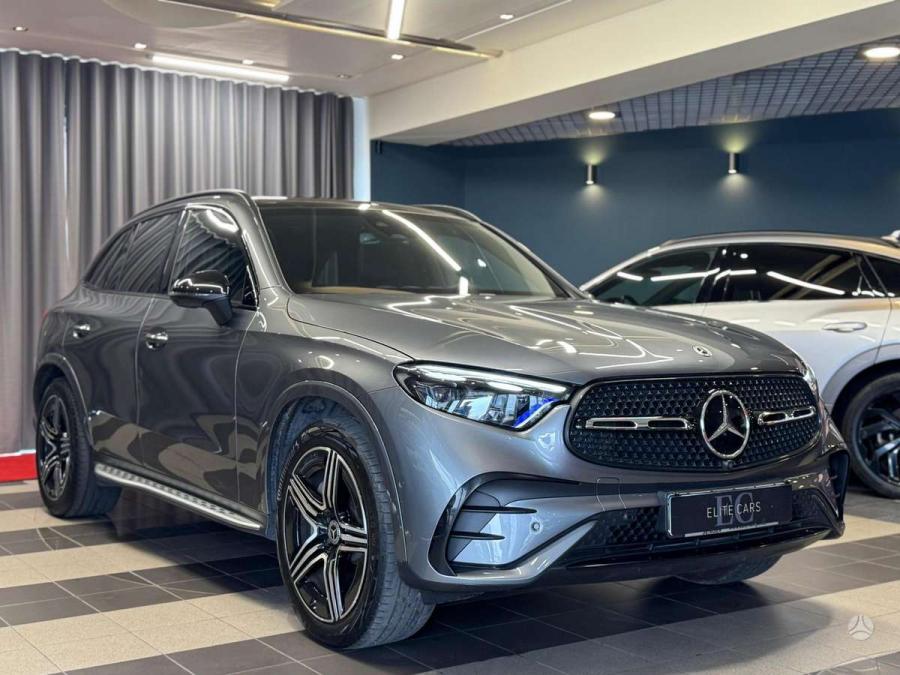 Серый Мерседес GLC 300 2023 в Рига, объемом двигателя 2.00 л и пробегом 63 тыс. км за 53590 €, фото 4 на AUTOMOTO.COM.LV