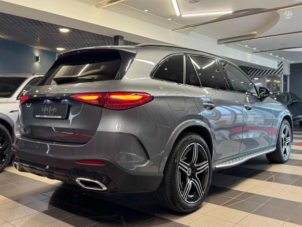 Grey Mercedes-Benz GLC 300 2023 in Riga, with an engine capacity of 2.00 L and mileage of 63 thousand km for 53590 €, photo 5 on AUTOMOTO.COM.LV