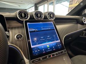 Серый Мерседес GLC 300 2023 в Рига, объемом двигателя 2.00 л и пробегом 63 тыс. км за 53590 €, фото 23 на AUTOMOTO.COM.LV