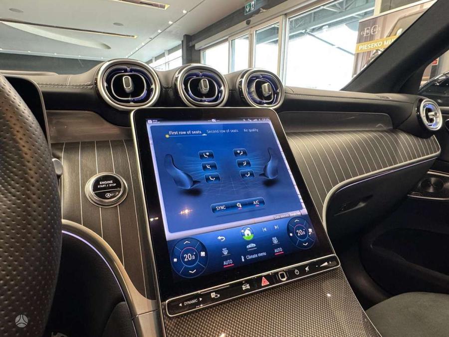 Серый Мерседес GLC 300 2023 в Рига, объемом двигателя 2.00 л и пробегом 63 тыс. км за 53590 €, фото 26 на AUTOMOTO.COM.LV