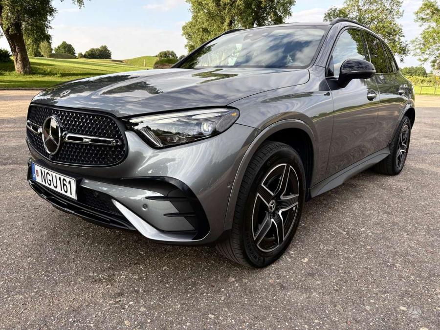 Grey Mercedes-Benz GLC 300 2023 in Kaunas, with an engine capacity of 2.00 L and mileage of 69 thousand km for 48900 €, photo 1 on AUTOMOTO.COM.LV