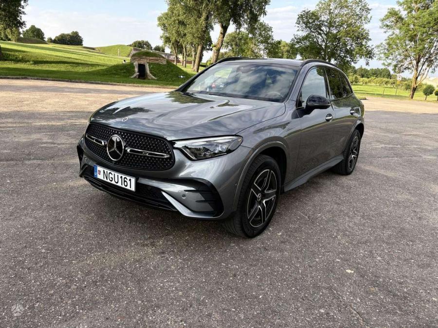 Grey Mercedes-Benz GLC 300 2023 in Kaunas, with an engine capacity of 2.00 L and mileage of 69 thousand km for 48900 €, photo 4 on AUTOMOTO.COM.LV