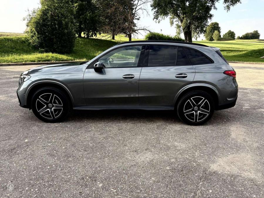Grey Mercedes-Benz GLC 300 2023 in Kaunas, with an engine capacity of 2.00 L and mileage of 69 thousand km for 48900 €, photo 5 on AUTOMOTO.COM.LV