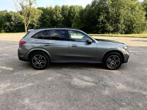 Grey Mercedes-Benz GLC 300 2023 in Kaunas, with an engine capacity of 2.00 L and mileage of 69 thousand km for 48900 €, photo 8 on AUTOMOTO.COM.LV