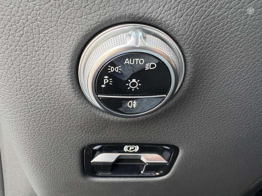 Grey Mercedes-Benz GLC 300 2023 in Kaunas, with an engine capacity of 2.00 L and mileage of 69 thousand km for 48900 €, photo 16 on AUTOMOTO.COM.LV