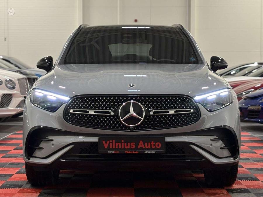 Pelēks Mercedes-Benz GLC 300 2024 Viļņa, ar dzinēja tilpumu 2.00 L un nobraukumu 25 tūkst. km par 55990 €, foto 3 vietnē AUTOMOTO.COM.LV