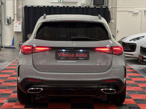 Pelēks Mercedes-Benz GLC 300 2024 Viļņa, ar dzinēja tilpumu 2.00 L un nobraukumu 25 tūkst. km par 55990 €, foto 5 vietnē AUTOMOTO.COM.LV