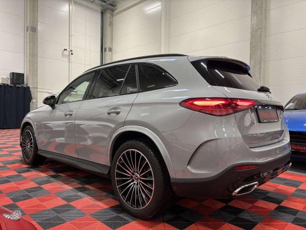 Pelēks Mercedes-Benz GLC 300 2024 Viļņa, ar dzinēja tilpumu 2.00 L un nobraukumu 25 tūkst. km par 55990 €, foto 6 vietnē AUTOMOTO.COM.LV