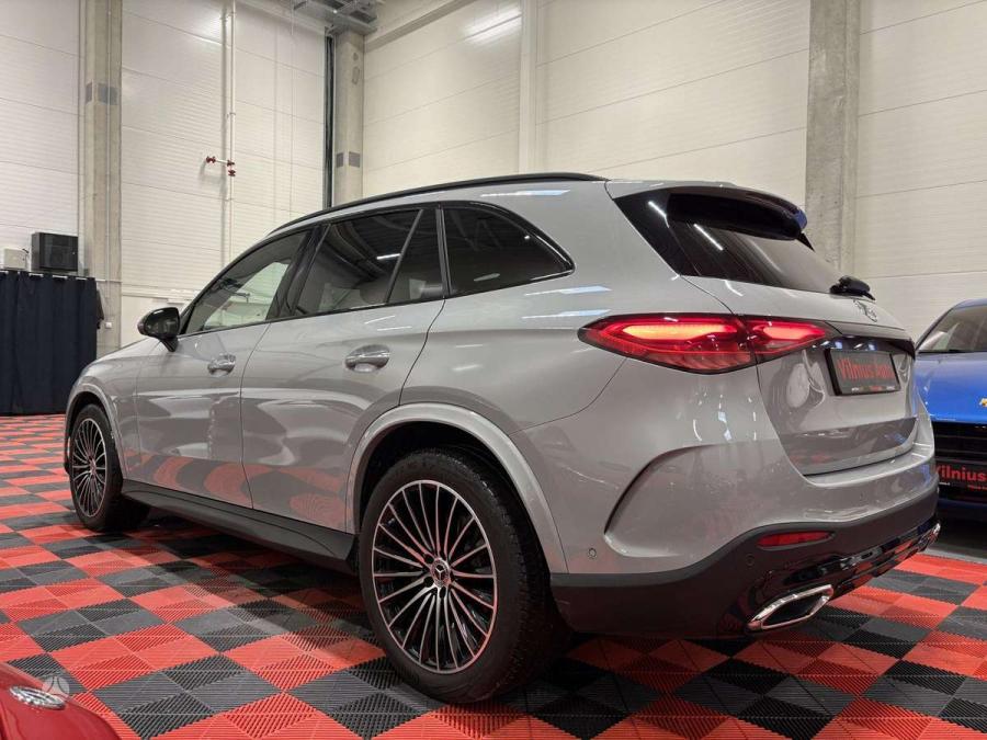 Pelēks Mercedes-Benz GLC 300 2024 Viļņa, ar dzinēja tilpumu 2.00 L un nobraukumu 25 tūkst. km par 55990 €, foto 7 vietnē AUTOMOTO.COM.LV