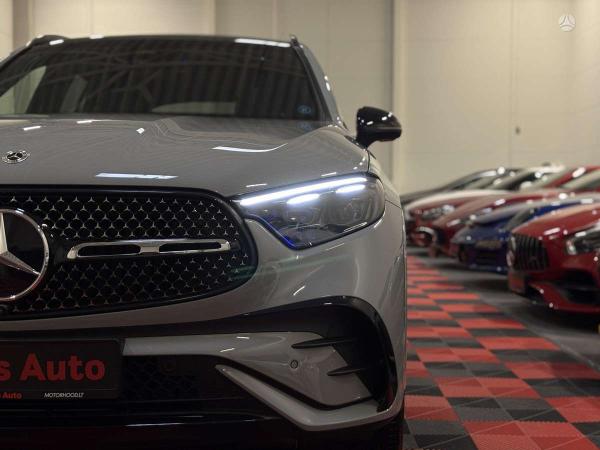 Pelēks Mercedes-Benz GLC 300 2024 Viļņa, ar dzinēja tilpumu 2.00 L un nobraukumu 25 tūkst. km par 55990 €, foto 7 vietnē AUTOMOTO.COM.LV