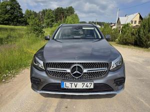 Серый Мерседес GLC 300 2018 в Вильнюс, объемом двигателя 1.99 л и пробегом 98 тыс. км за 25500 €, фото 3 на AUTOMOTO.COM.LV