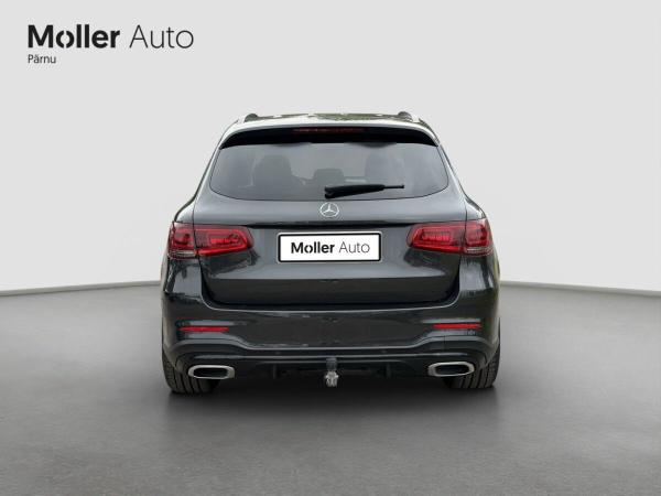 Grey Mercedes-Benz GLC 300 2020 in Parnu, with an engine capacity of 3.00 L and mileage of 168 thousand km for 34900 €, photo 8 on AUTOMOTO.COM.LV