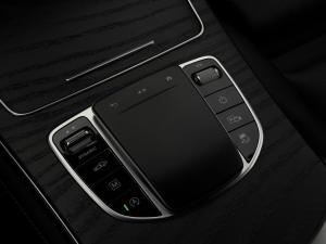Pelēks Mercedes-Benz GLC 300 2020 Pērnava, ar dzinēja tilpumu 3.00 L un nobraukumu 168 tūkst. km par 34900 €, foto 37 vietnē AUTOMOTO.COM.LV