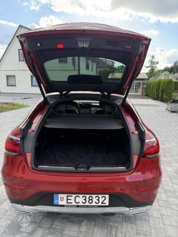 Sarkans Mercedes-Benz GLC 300 2020 Kauņa, ar dzinēja tilpumu 1.99 L un nobraukumu 71 tūkst. km par 40500 €, foto 7 vietnē AUTOMOTO.COM.LV