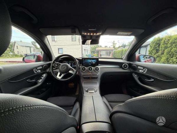 Sarkans Mercedes-Benz GLC 300 2020 Kauņa, ar dzinēja tilpumu 1.99 L un nobraukumu 71 tūkst. km par 40500 €, foto 9 vietnē AUTOMOTO.COM.LV