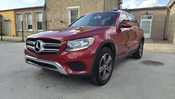 Mercedes-Benz GLC 300 2016 in Klaipeda on AUTOMOTO.COM.LV Red Mercedes-Benz GLC 300 2016 in Klaipeda, with an engine capacity of 2.00 L and mileage of 184 thousand km for 14500 €, photo 1 on AUTOMOTO.COM.LV