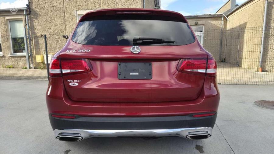 Sarkans Mercedes-Benz GLC 300 2016 Klaipėda, ar dzinēja tilpumu 2.00 L un nobraukumu 184 tūkst. km par 14500 €, foto 5 vietnē AUTOMOTO.COM.LV