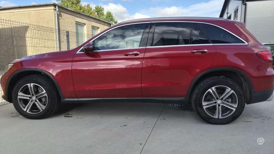 Sarkans Mercedes-Benz GLC 300 2016 Klaipėda, ar dzinēja tilpumu 2.00 L un nobraukumu 184 tūkst. km par 14500 €, foto 9 vietnē AUTOMOTO.COM.LV