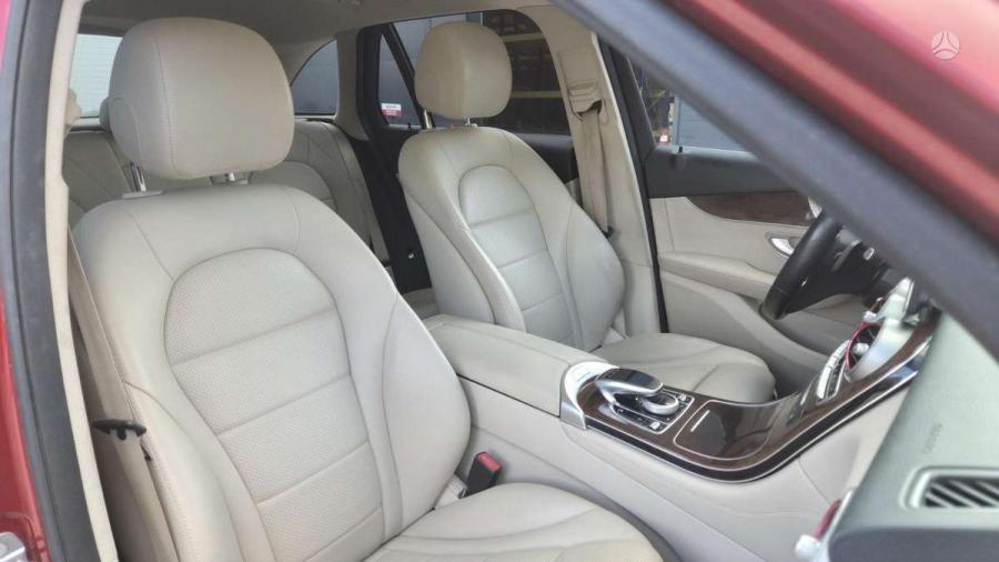 Sarkans Mercedes-Benz GLC 300 2016 Klaipėda, ar dzinēja tilpumu 2.00 L un nobraukumu 184 tūkst. km par 14500 €, foto 13 vietnē AUTOMOTO.COM.LV