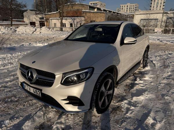 Balts Mercedes-Benz GLC 300 2016 Viļņa, ar dzinēja tilpumu 0.00 L un nobraukumu 130 tūkst. km par 24000 €, foto 2 vietnē AUTOMOTO.COM.LV