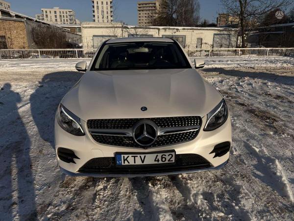 Balts Mercedes-Benz GLC 300 2016 Viļņa, ar dzinēja tilpumu 0.00 L un nobraukumu 130 tūkst. km par 24000 €, foto 3 vietnē AUTOMOTO.COM.LV