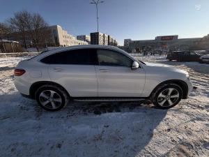 White Mercedes-Benz GLC 300 2016 in Vilnius, with an engine capacity of 0.00 L and mileage of 130 thousand km for 24000 €, photo 5 on AUTOMOTO.COM.LV