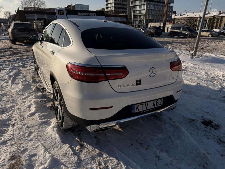 White Mercedes-Benz GLC 300 2016 in Vilnius, with an engine capacity of 0.00 L and mileage of 130 thousand km for 24000 €, photo 8 on AUTOMOTO.COM.LV