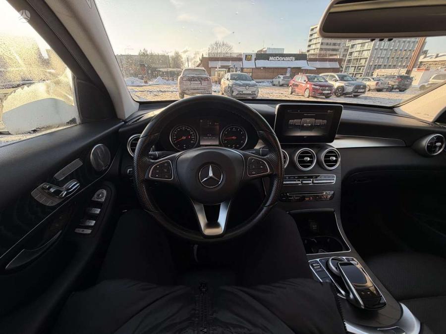 White Mercedes-Benz GLC 300 2016 in Vilnius, with an engine capacity of 0.00 L and mileage of 130 thousand km for 24000 €, photo 11 on AUTOMOTO.COM.LV