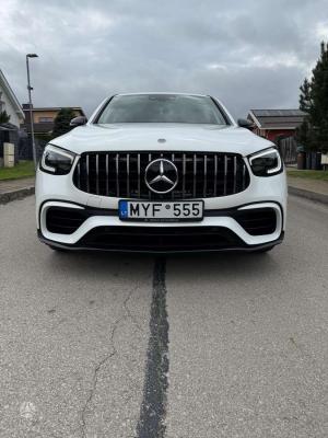 White Mercedes-Benz GLC 300 2018 in Vilnius, with an engine capacity of 1.99 L and mileage of 87 thousand km for 23999 €, photo 3 on AUTOMOTO.COM.LV