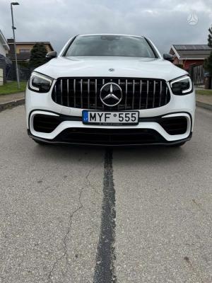 White Mercedes-Benz GLC 300 2018 in Vilnius, with an engine capacity of 1.99 L and mileage of 87 thousand km for 23999 €, photo 4 on AUTOMOTO.COM.LV