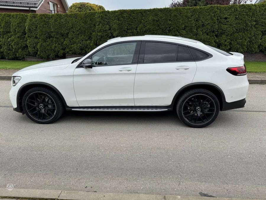 White Mercedes-Benz GLC 300 2018 in Vilnius, with an engine capacity of 1.99 L and mileage of 87 thousand km for 23999 €, photo 6 on AUTOMOTO.COM.LV