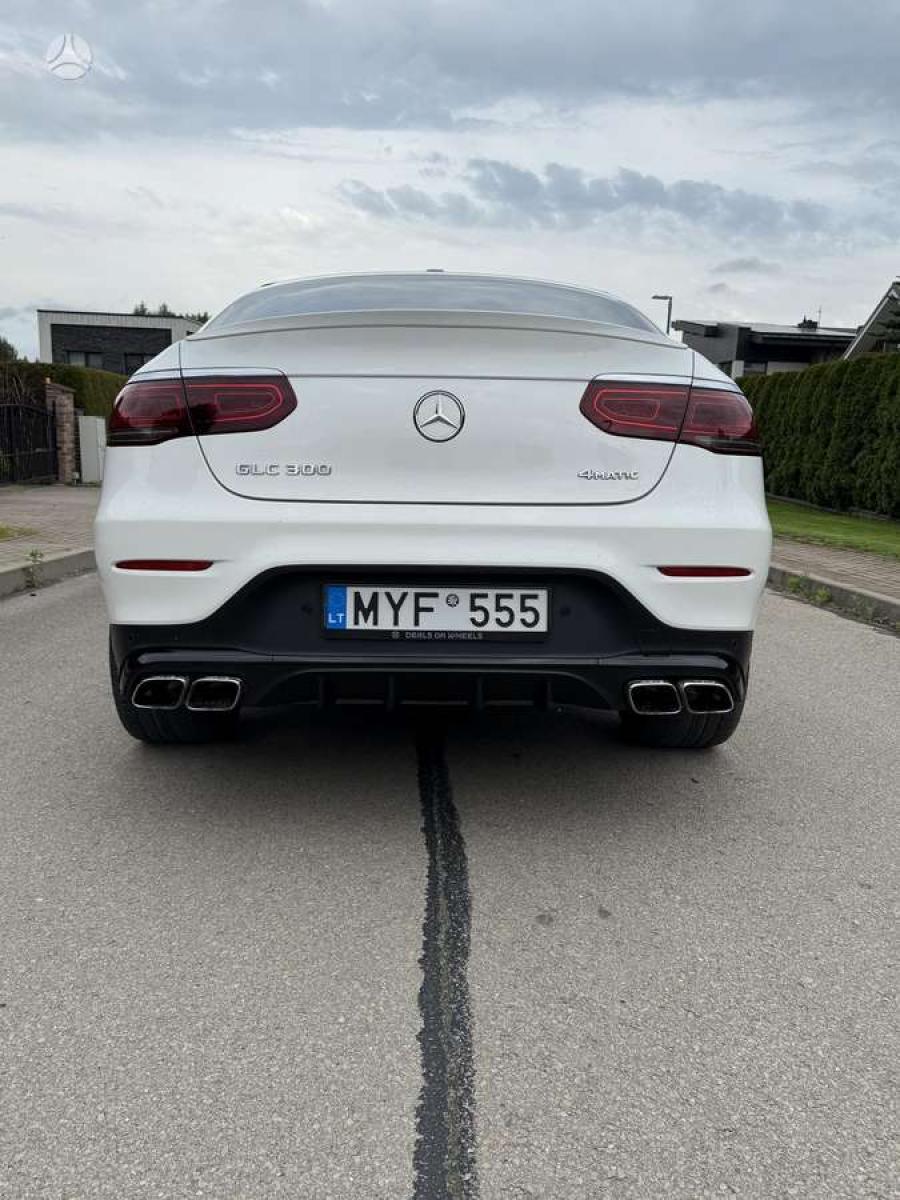 White Mercedes-Benz GLC 300 2018 in Vilnius, with an engine capacity of 1.99 L and mileage of 87 thousand km for 23999 €, photo 7 on AUTOMOTO.COM.LV