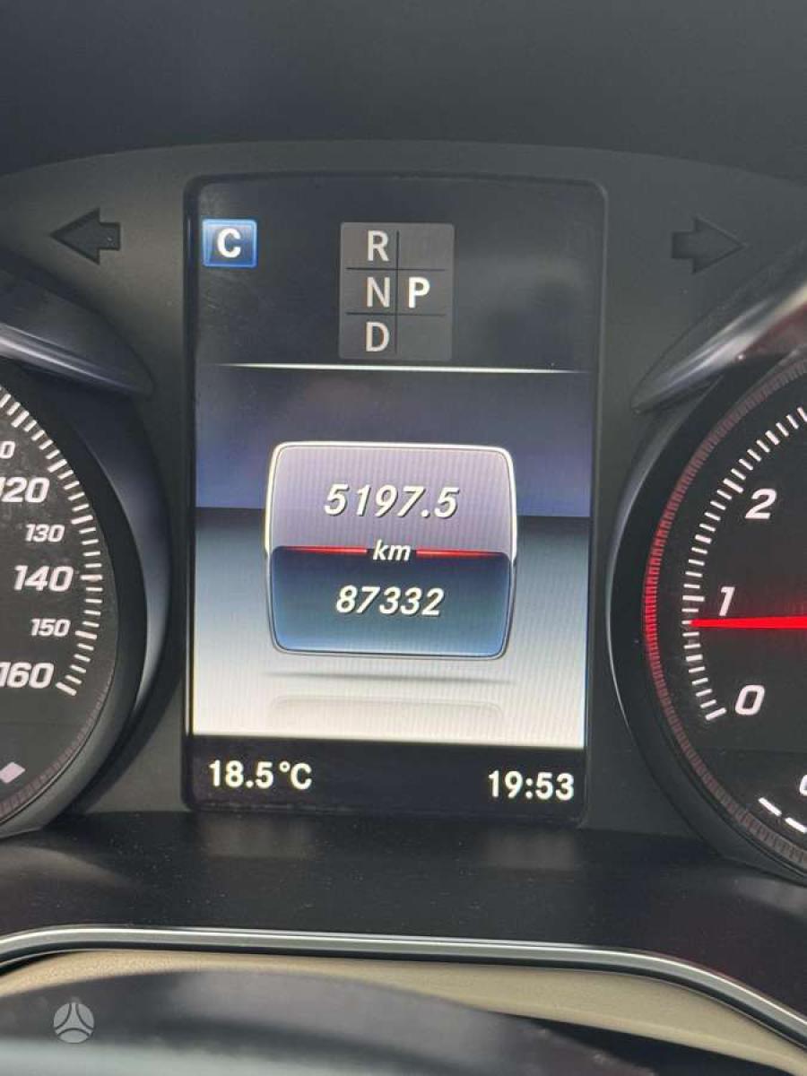 White Mercedes-Benz GLC 300 2018 in Vilnius, with an engine capacity of 1.99 L and mileage of 87 thousand km for 23999 €, photo 18 on AUTOMOTO.COM.LV