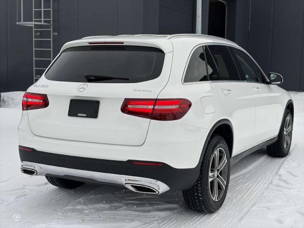 White Mercedes-Benz GLC 300 2016 in Siauliai, with an engine capacity of 1.99 L and mileage of 204 thousand km for 21400 €, photo 4 on AUTOMOTO.COM.LV