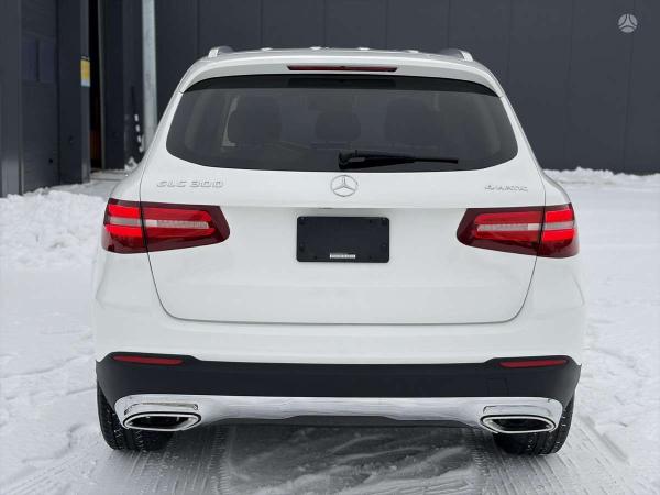 White Mercedes-Benz GLC 300 2016 in Siauliai, with an engine capacity of 1.99 L and mileage of 204 thousand km for 21400 €, photo 5 on AUTOMOTO.COM.LV