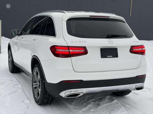White Mercedes-Benz GLC 300 2016 in Siauliai, with an engine capacity of 1.99 L and mileage of 204 thousand km for 21400 €, photo 6 on AUTOMOTO.COM.LV