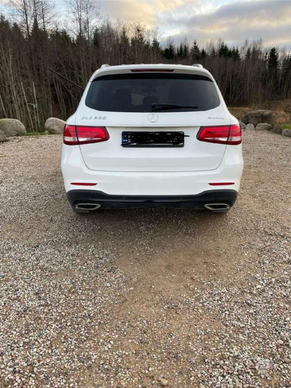 White Mercedes-Benz GLC 300 2016 in Utena, with an engine capacity of 1.99 L and mileage of 104 thousand km for 20000 €, photo 1 on AUTOMOTO.COM.LV