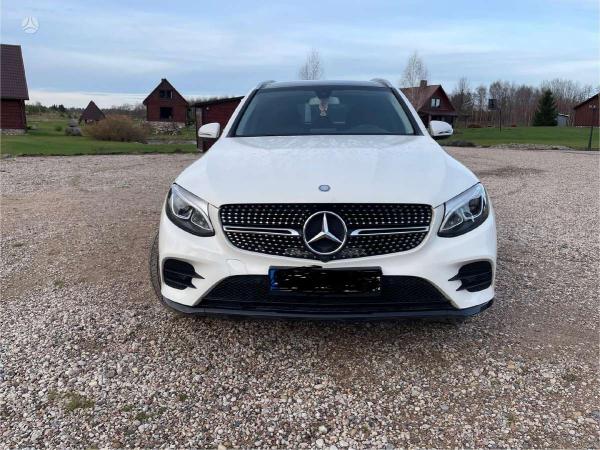 White Mercedes-Benz GLC 300 2016 in Utena, with an engine capacity of 1.99 L and mileage of 104 thousand km for 20000 €, photo 2 on AUTOMOTO.COM.LV