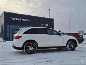 Balts Mercedes-Benz GLC 300 2017 Viļņa, ar dzinēja tilpumu 1.99 L un nobraukumu 152 tūkst. km par 19500 €, foto 5 vietnē AUTOMOTO.COM.LV