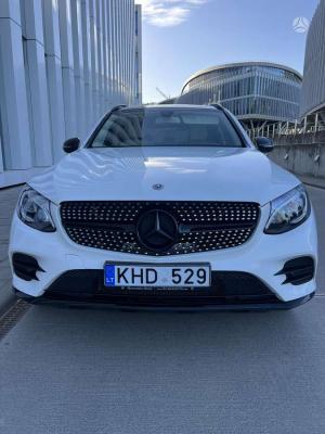 White Mercedes-Benz GLC 300 2017 in Vilnius, with an engine capacity of 1.99 L and mileage of 213 thousand km for 22990 €, photo 8 on AUTOMOTO.COM.LV